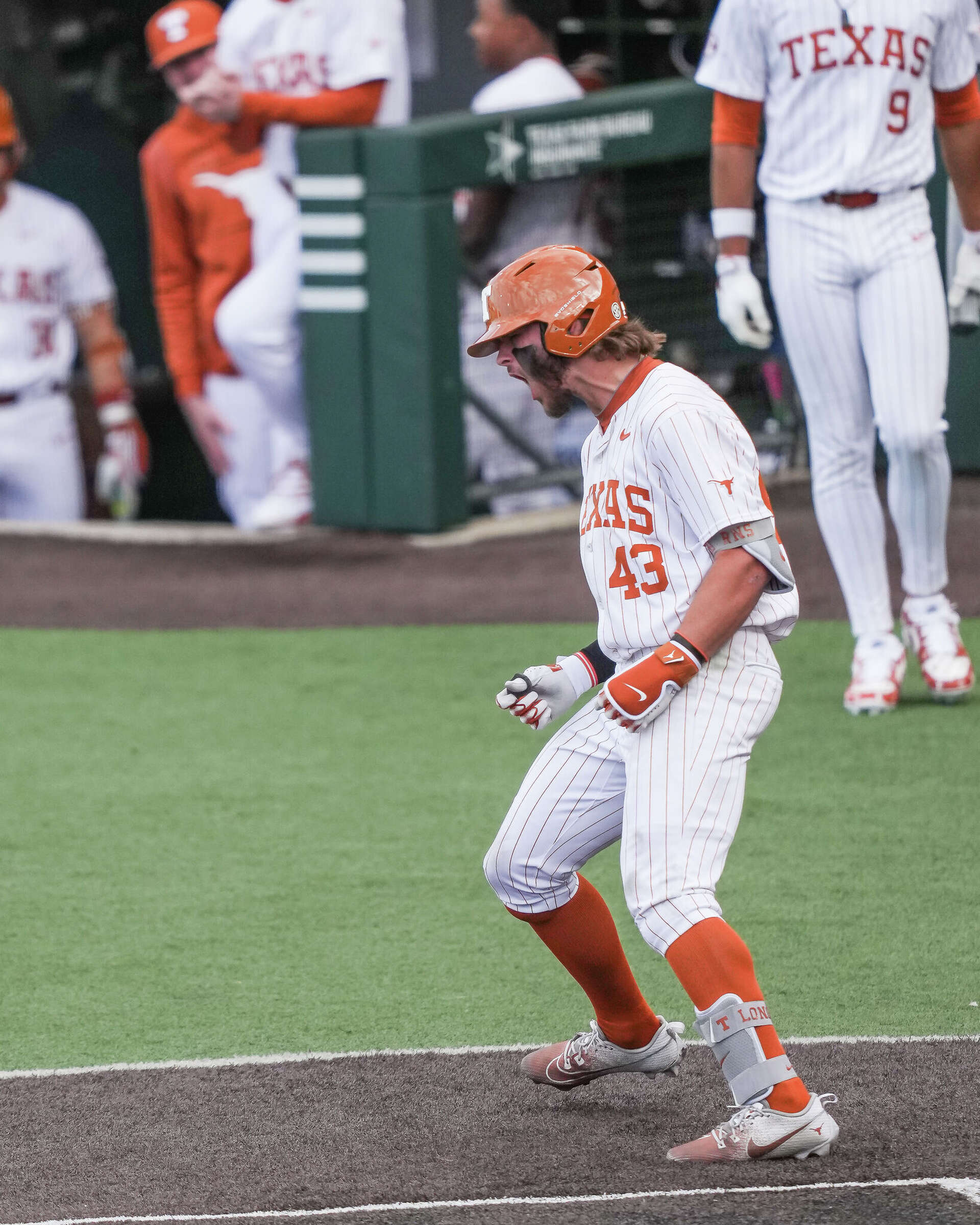 Aiden Robbins cycle propels Texas baseball past Michigan State: Recap