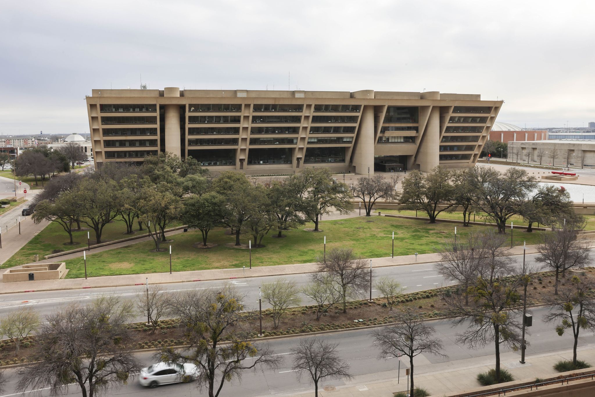 Dallas City Hall report finds $1B for full update over 20 years
