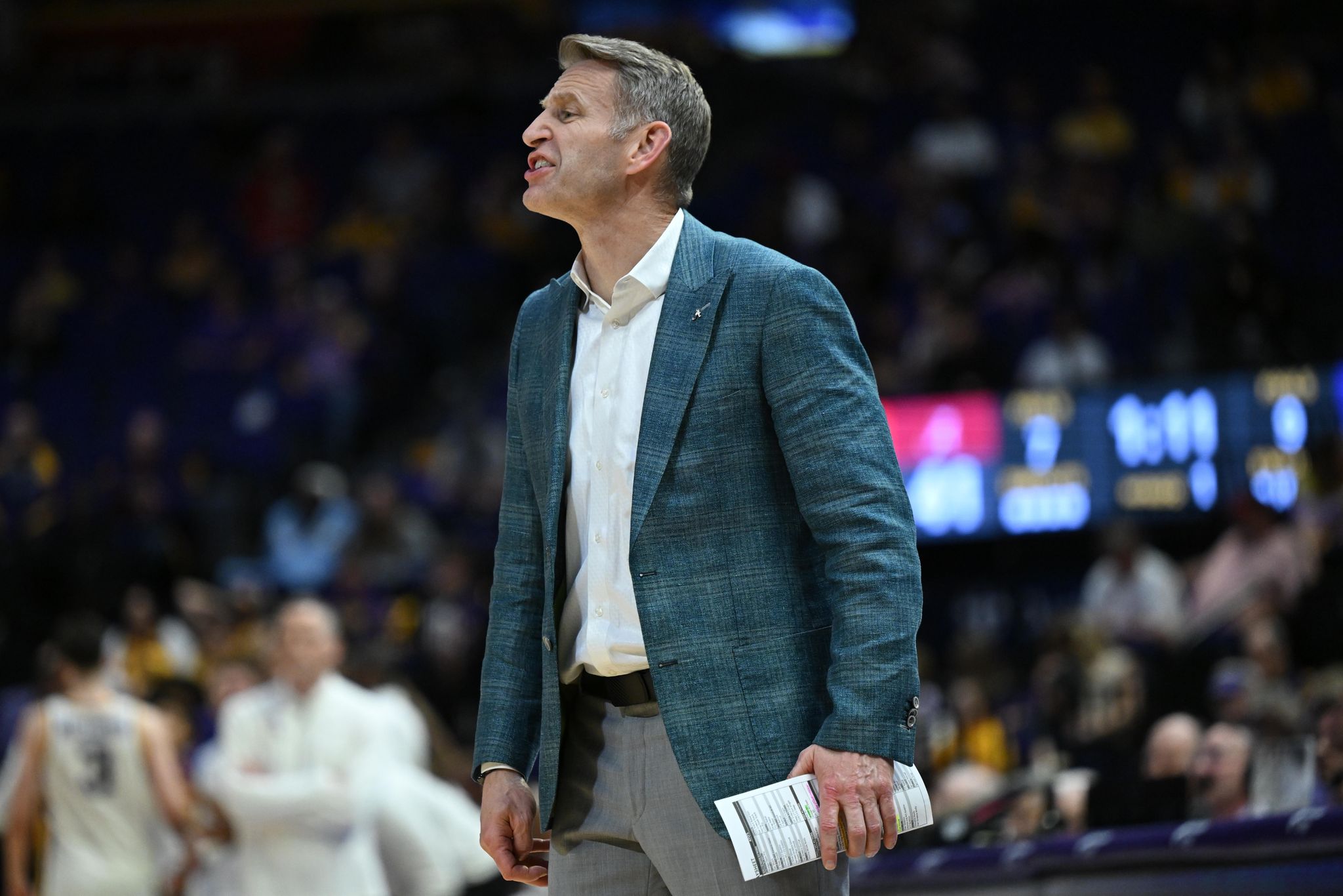 No. 25 Alabama beats LSU 90-83 for its 6th straight victory