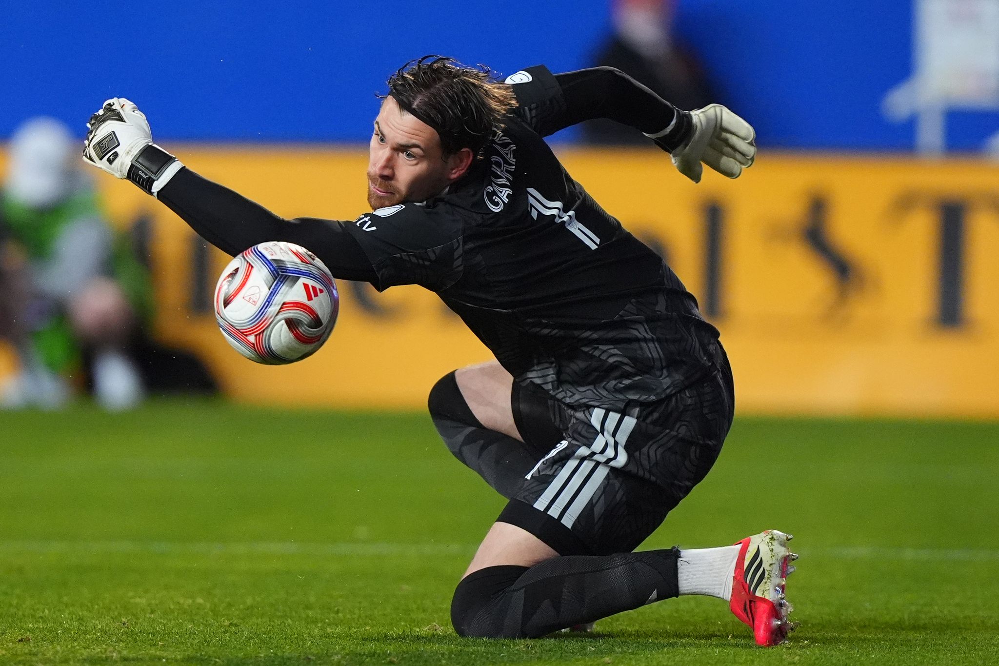 Petar Musa scores 2 goals, Dallas beats Toronto 3-2 in season opener ...