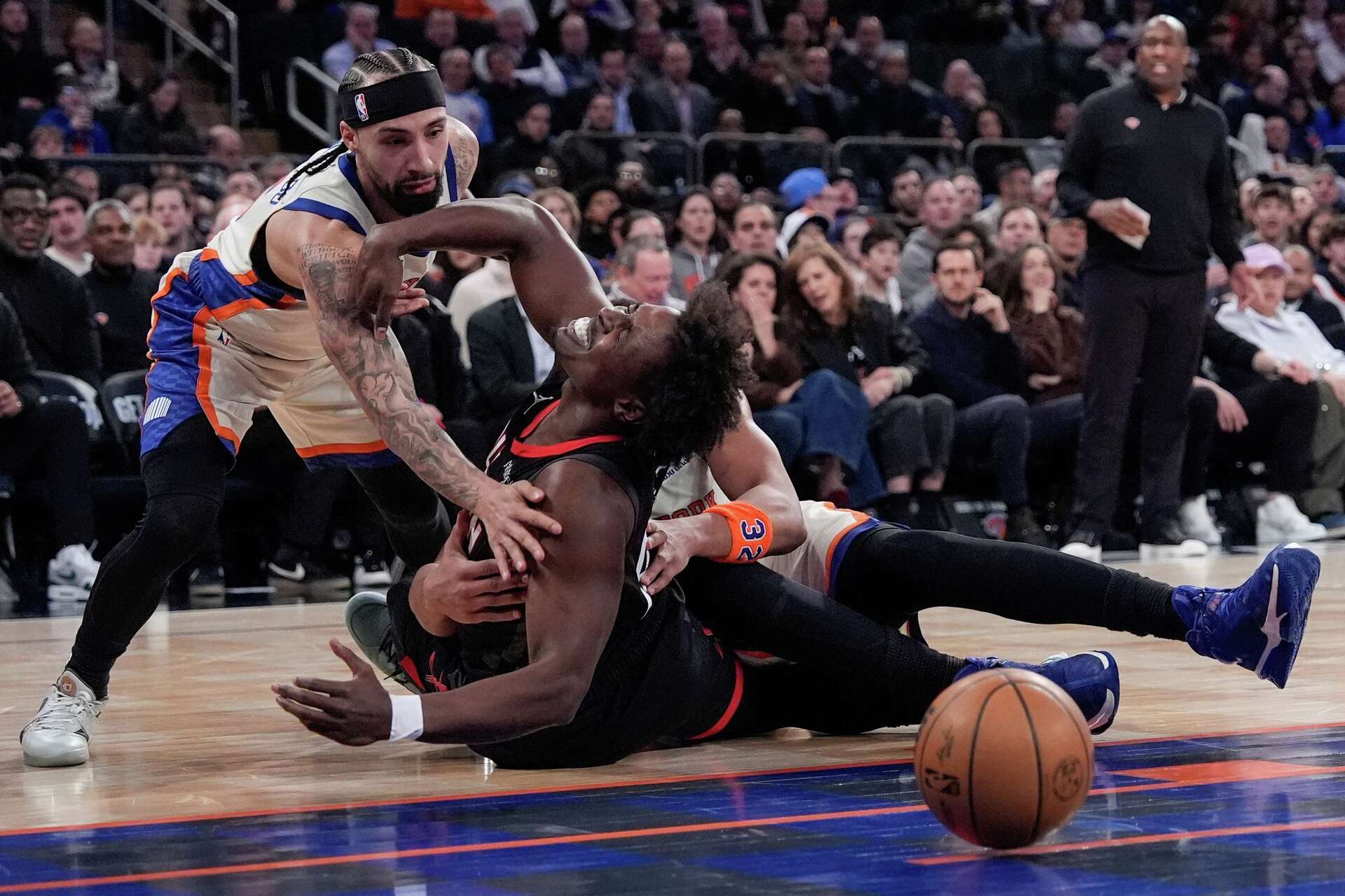 Houston Rockets blow big lead, lose to New York Knicks