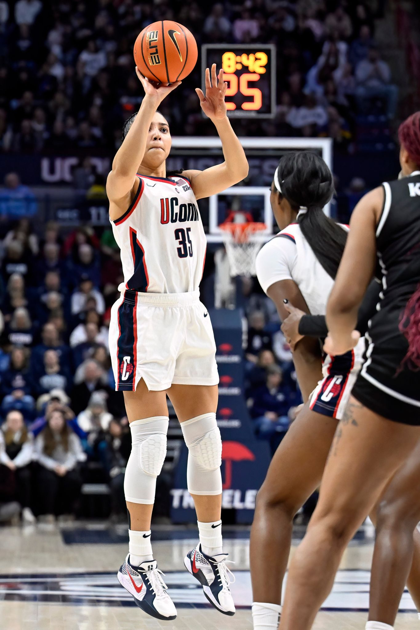 Fudd, No. 1 Huskies roll past Providence in season's final regular ...
