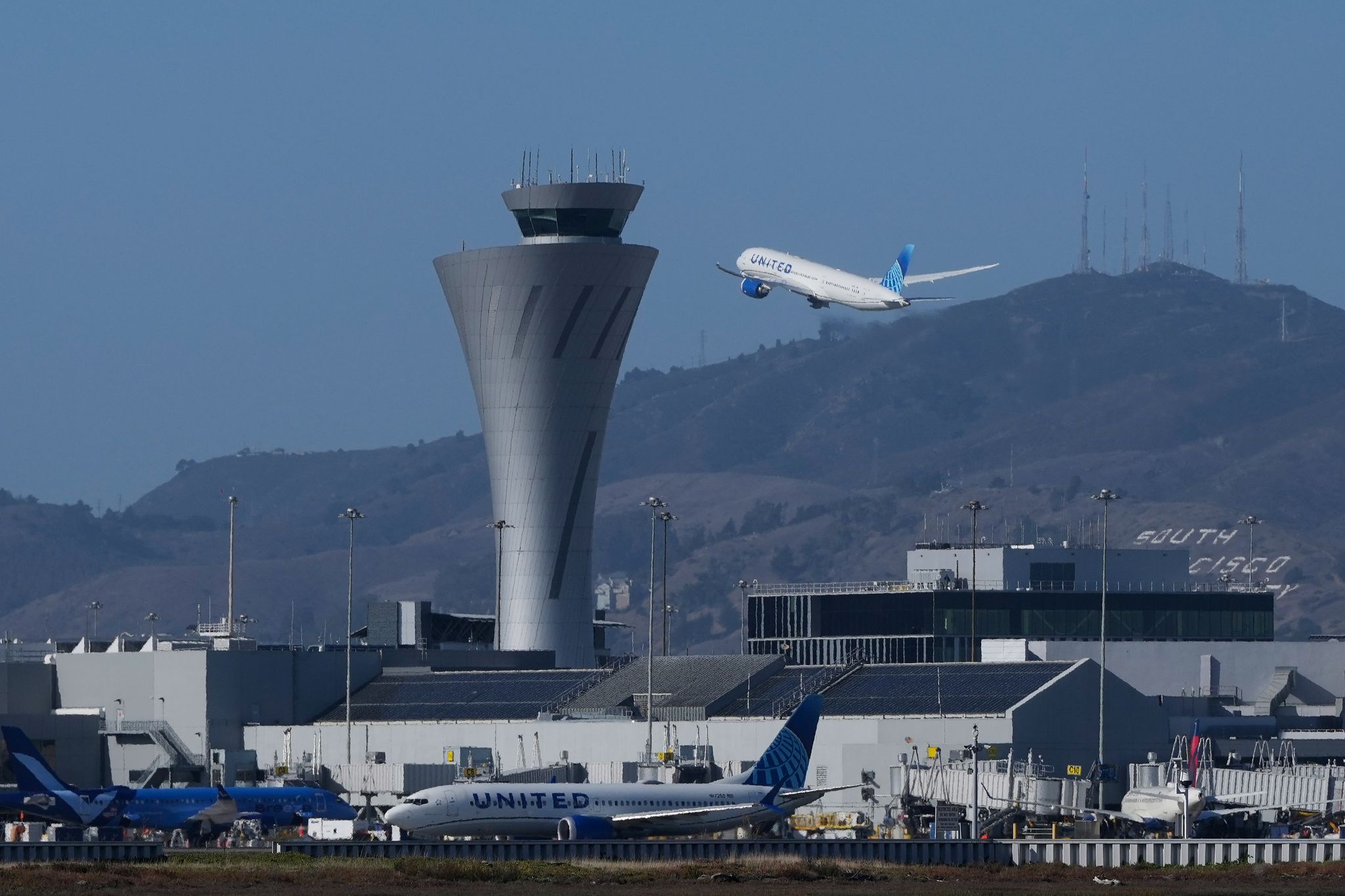 FAA flags SFO, Oakland airports as ‘hot spots’ for close calls