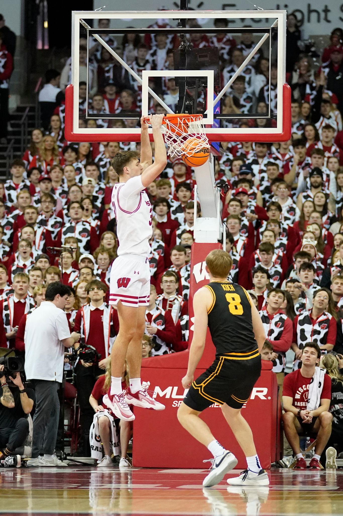 Boyd scores 27 as No. 24 Wisconsin pulls away to beat Iowa 84-71