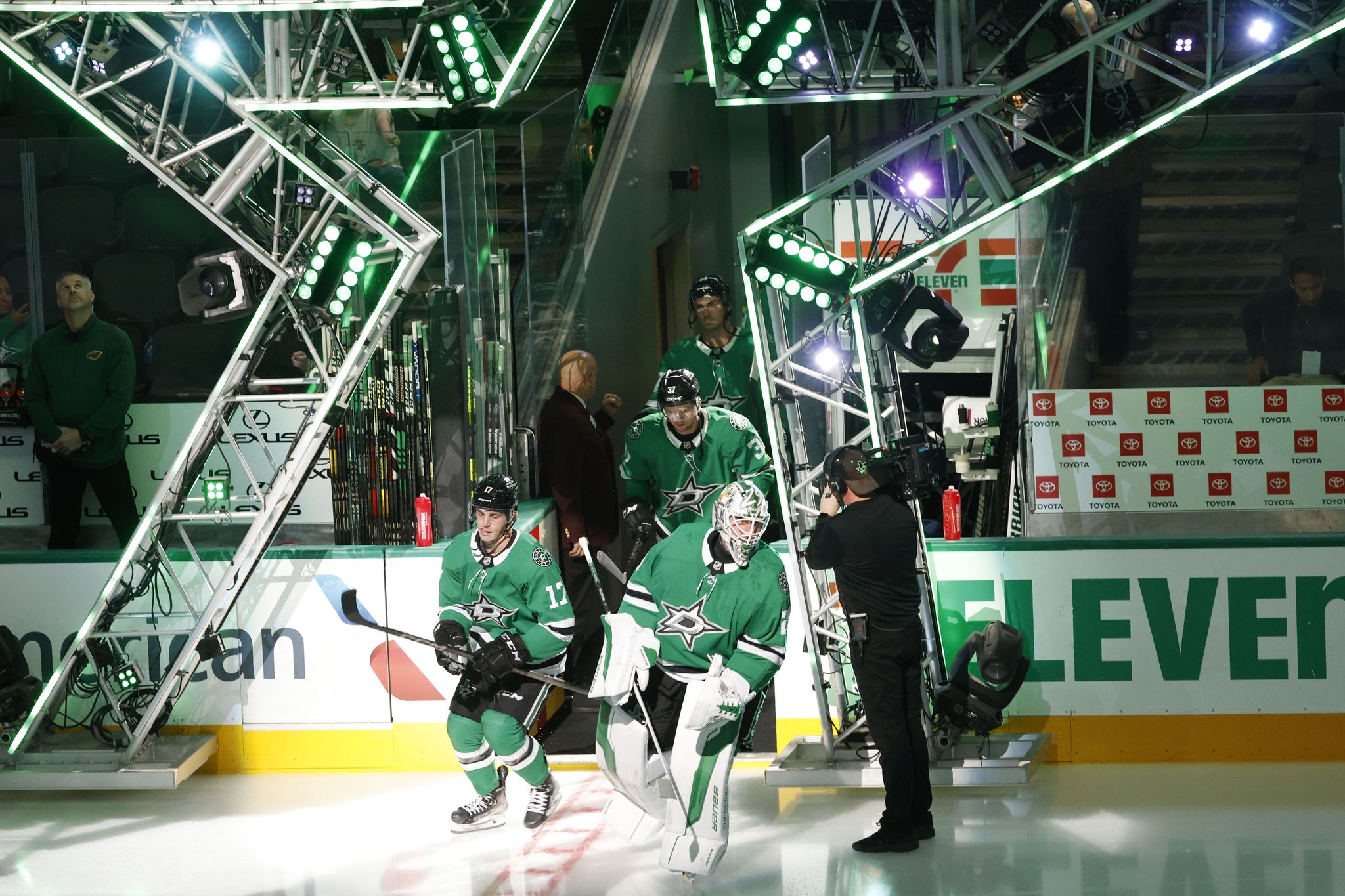 NHL to fine Stars for CBA violation of holding practice over holiday break