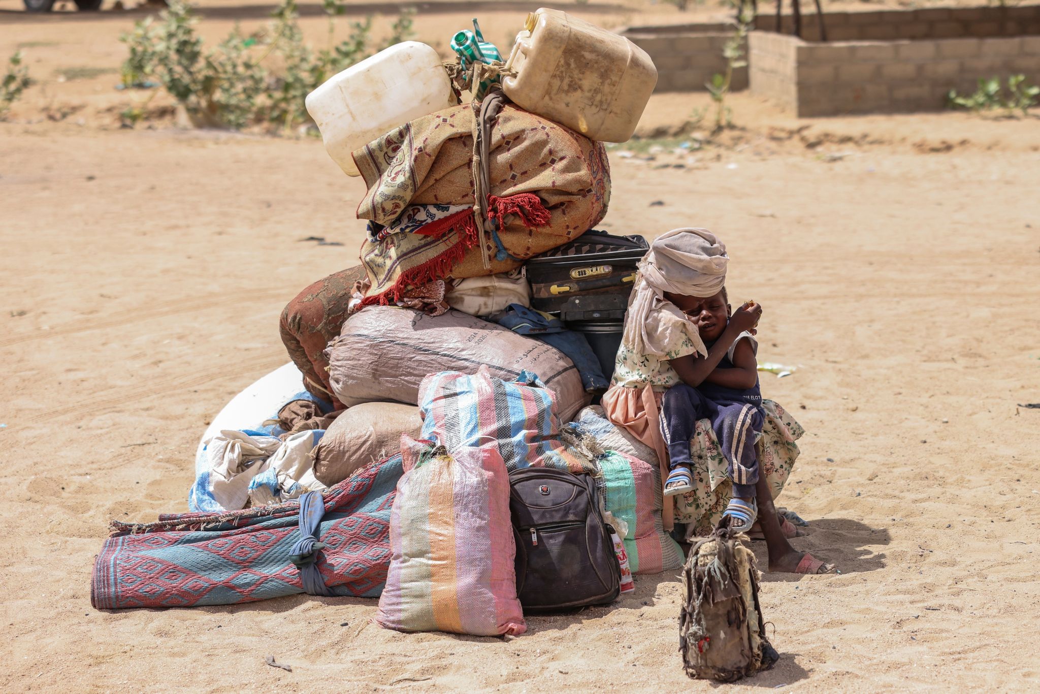 Chad closes its border with Sudan after fighters spilled into its territory