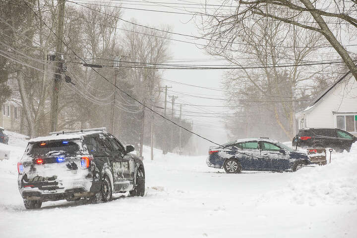 Eversource making progress restoring power in Connecticut