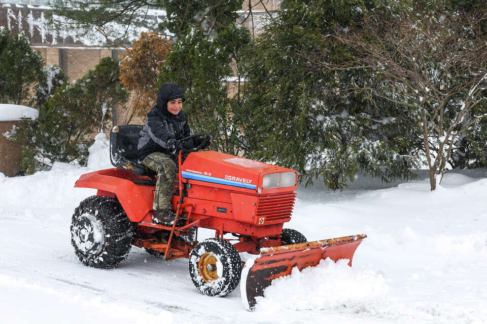 Connecticut parents say school snow days are a 'juggling act'