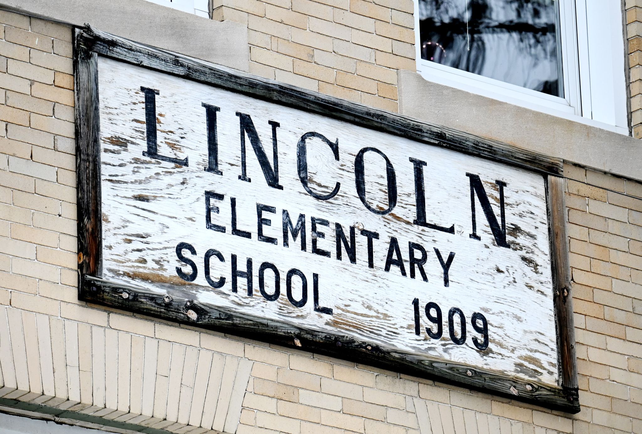 Schenectady's Pleasant Valley and Lincoln schools in receivership