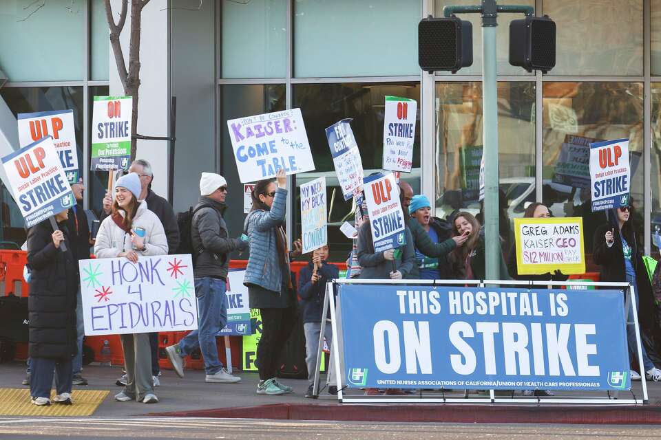 Kaiser therapists authorize strike in California