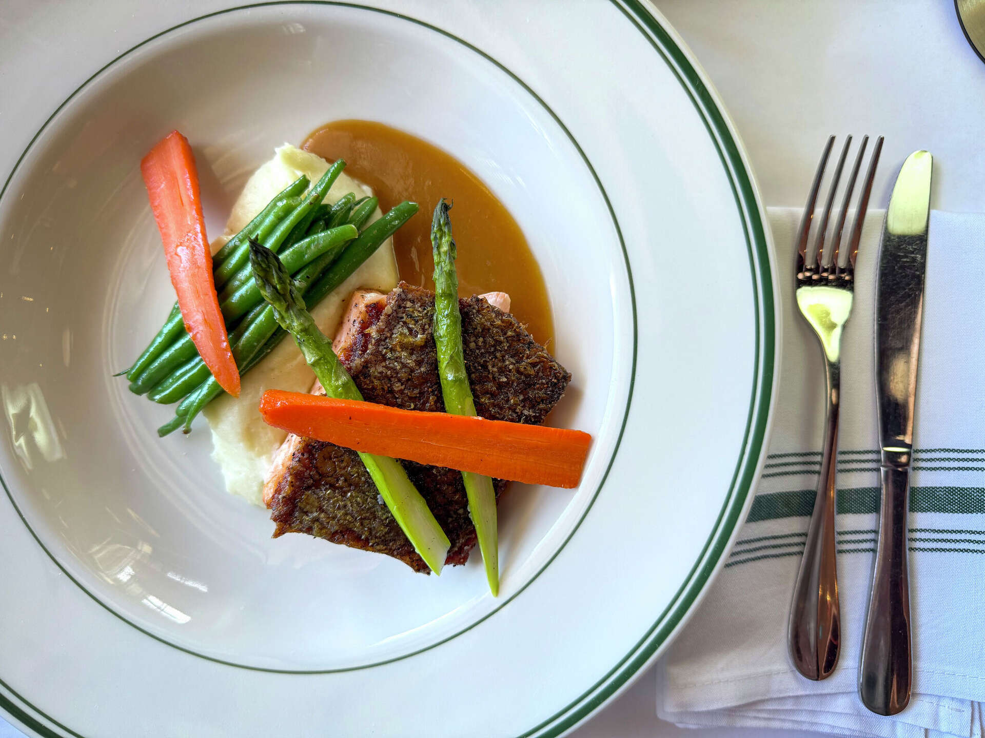 Restaurant review: Andrew Weissman’s 5-star revival at Max’s Sister