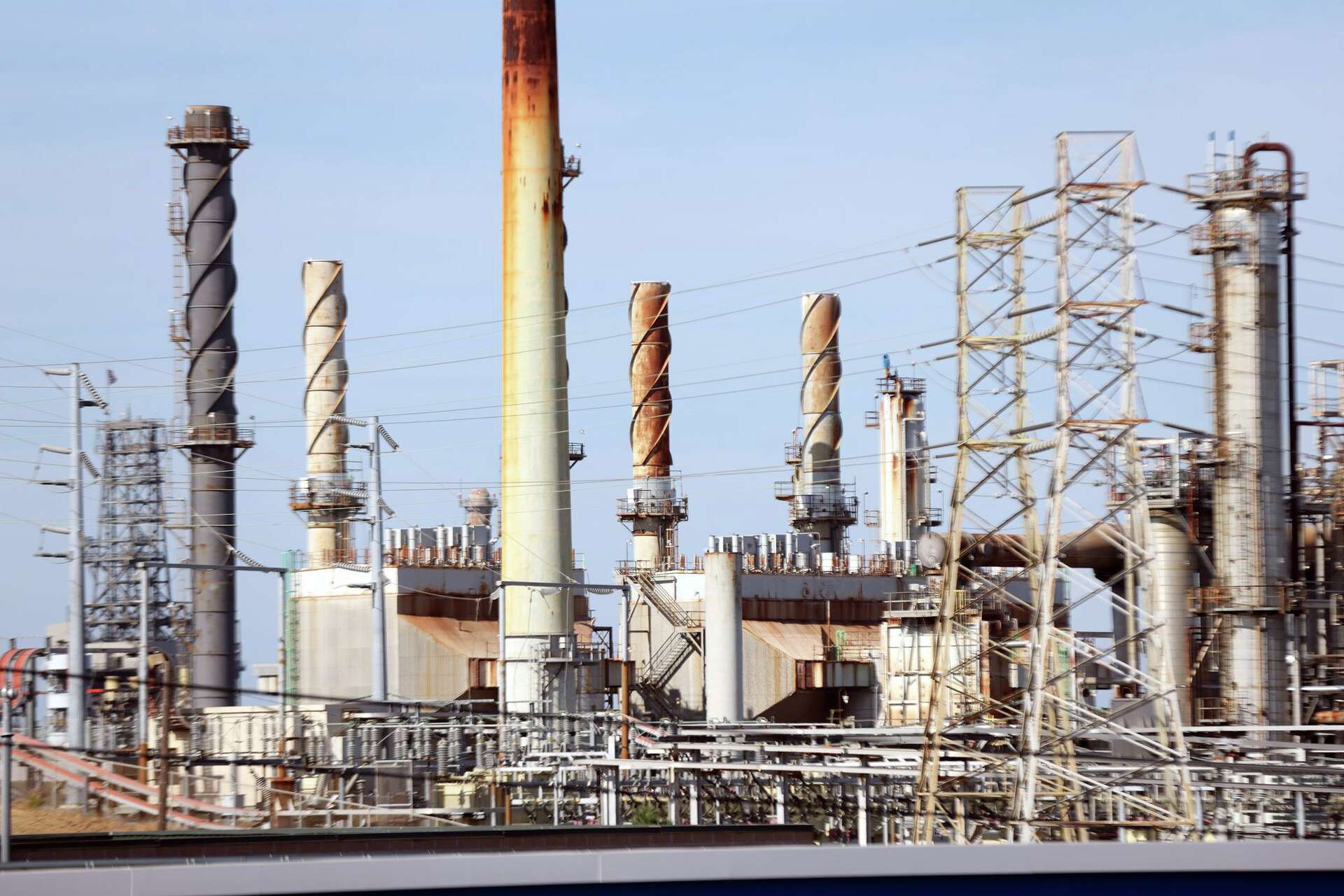 SF Bay Area regulators issue $10 million penalty against refinery