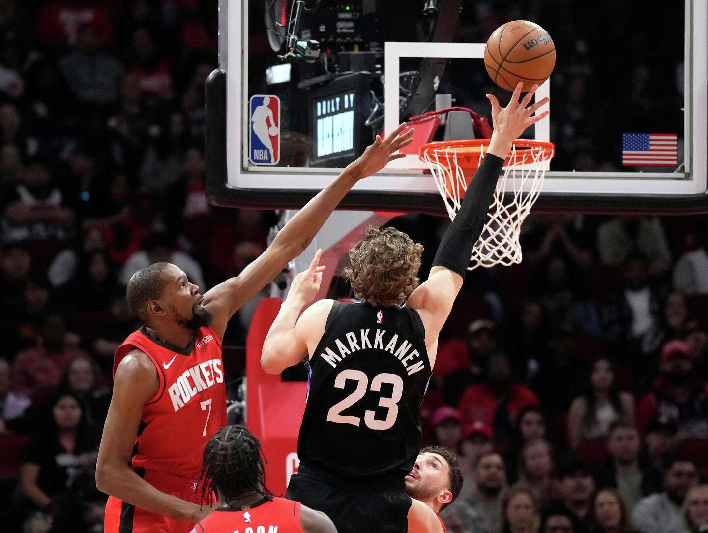 Rockets bounce back with blowout win over Utah Jazz