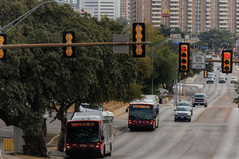 Opinion: Free fares can’t jeopardize VIA’s green and silver lines