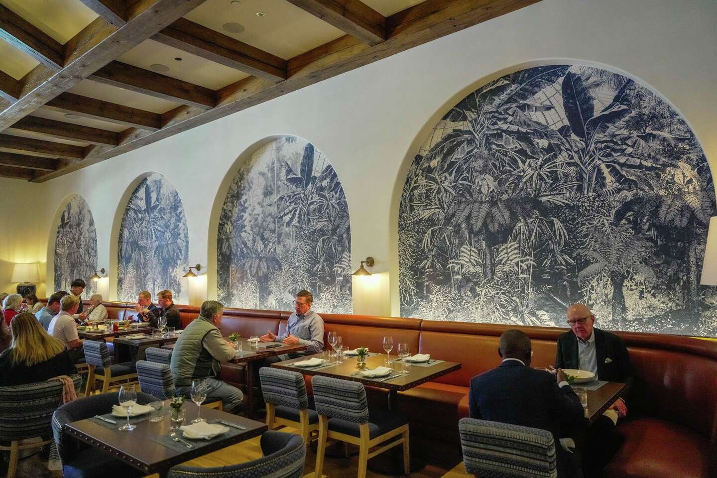 Latuli review: Bryan Caswell returns with ambitious Houston restaurant