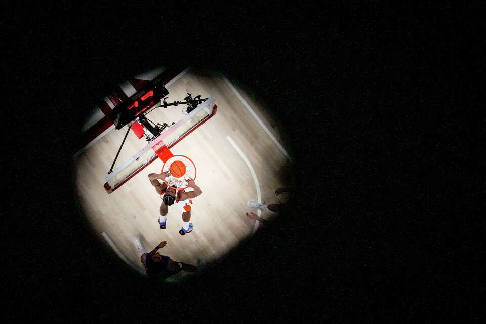 Texas basketball vs Florida game score: Gators pull away for win