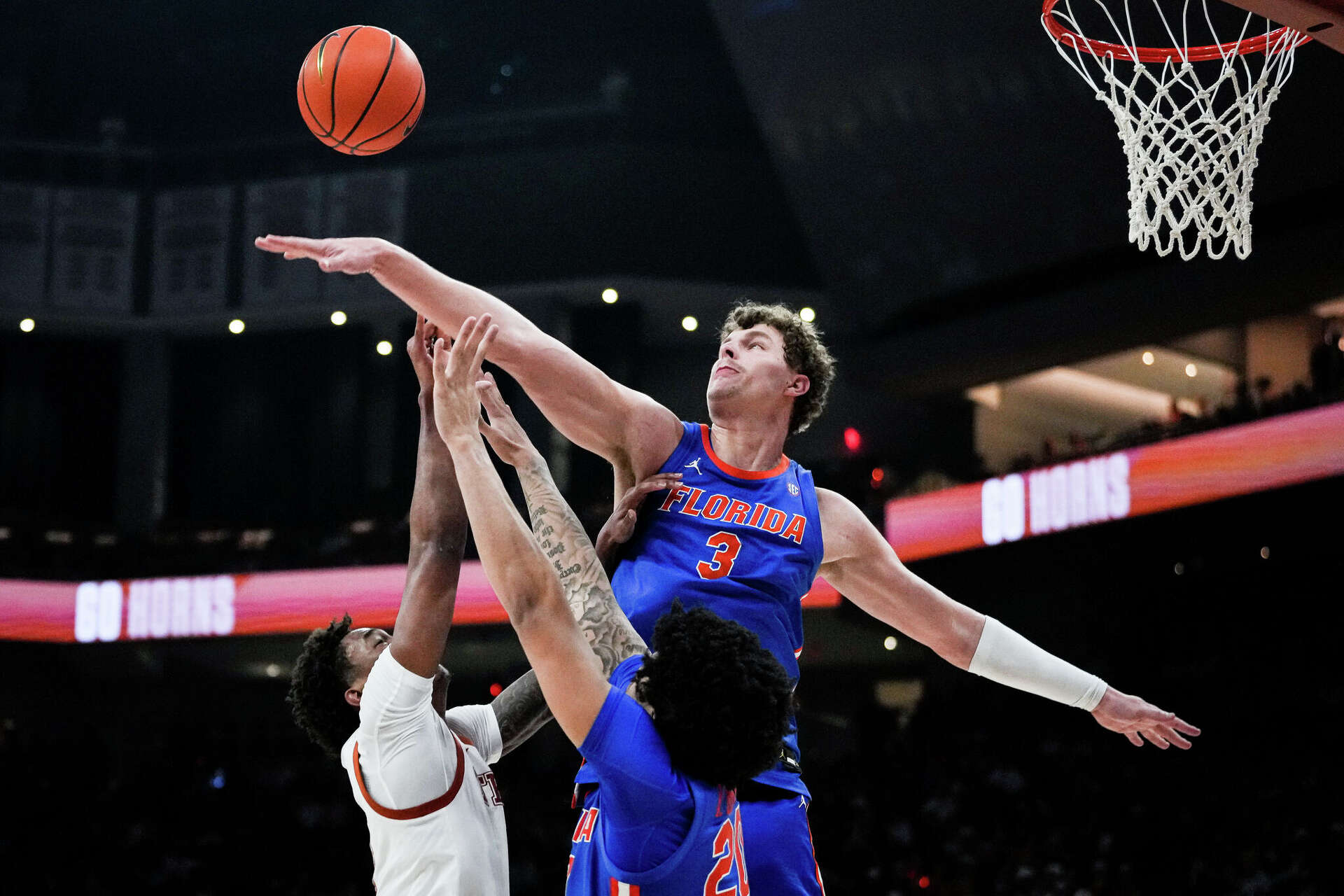 Texas basketball vs Florida game score: Gators pull away for win