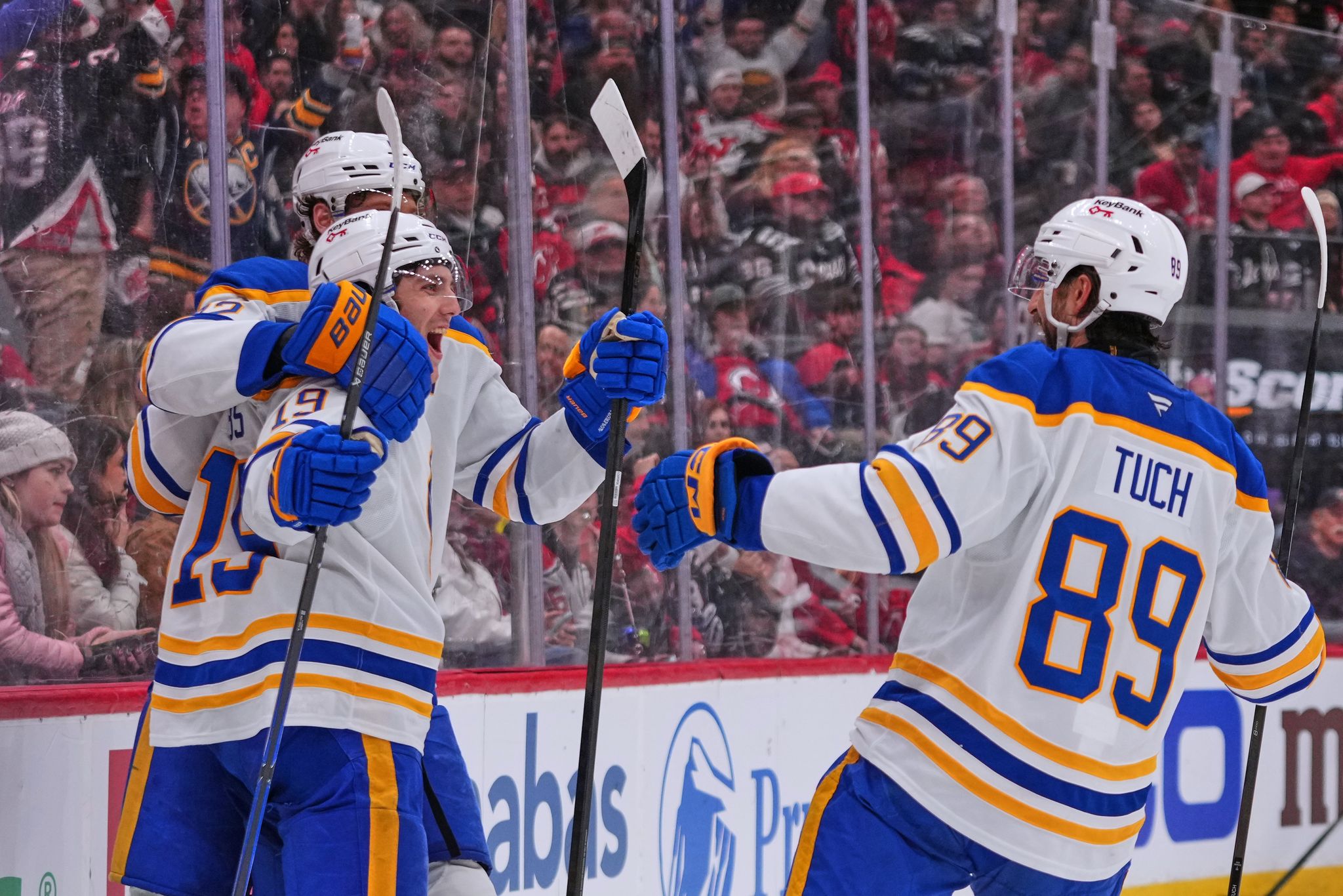 Lyon makes 27 saves against former Florida teammates, Sabres top ...