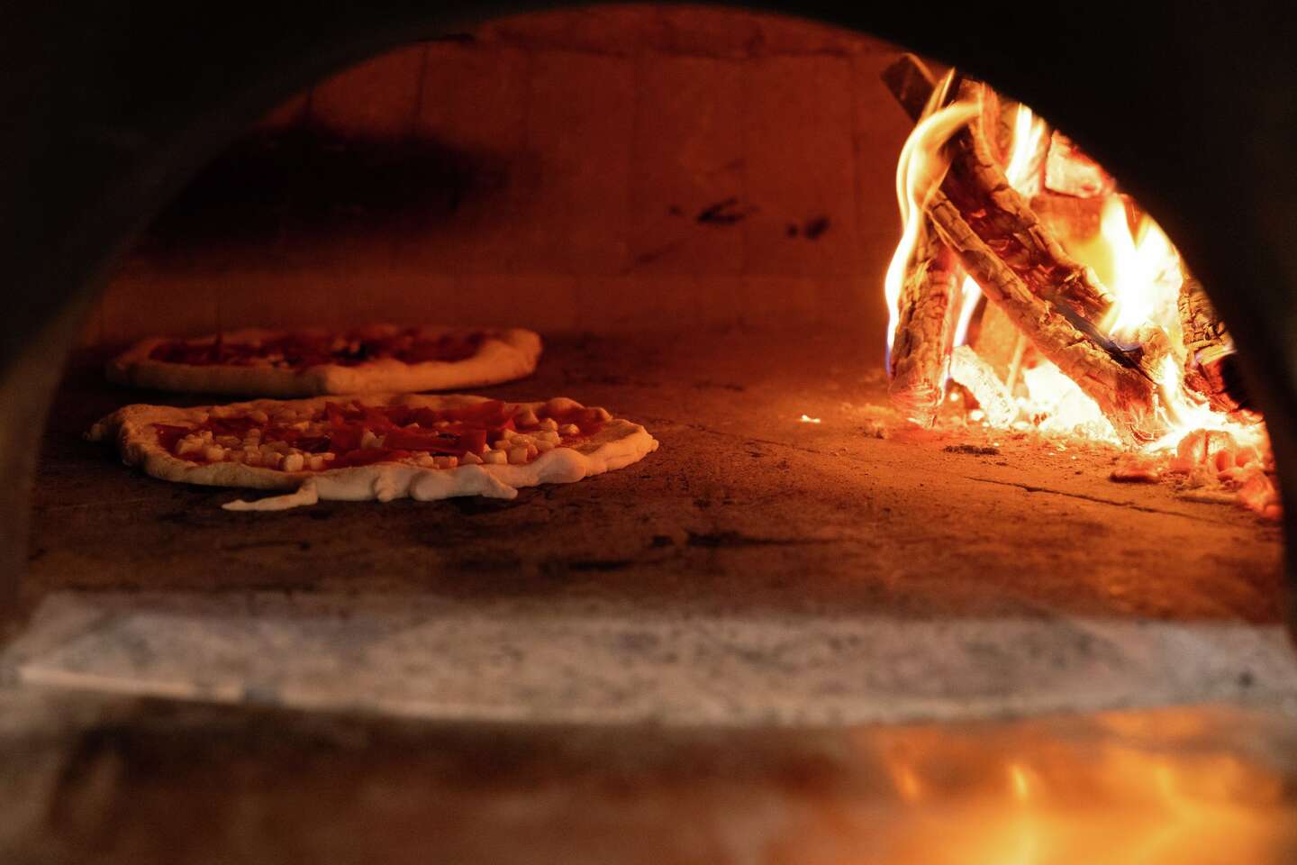Sforno in San Francisco specializes in Neapolitan pizza a portafoglio