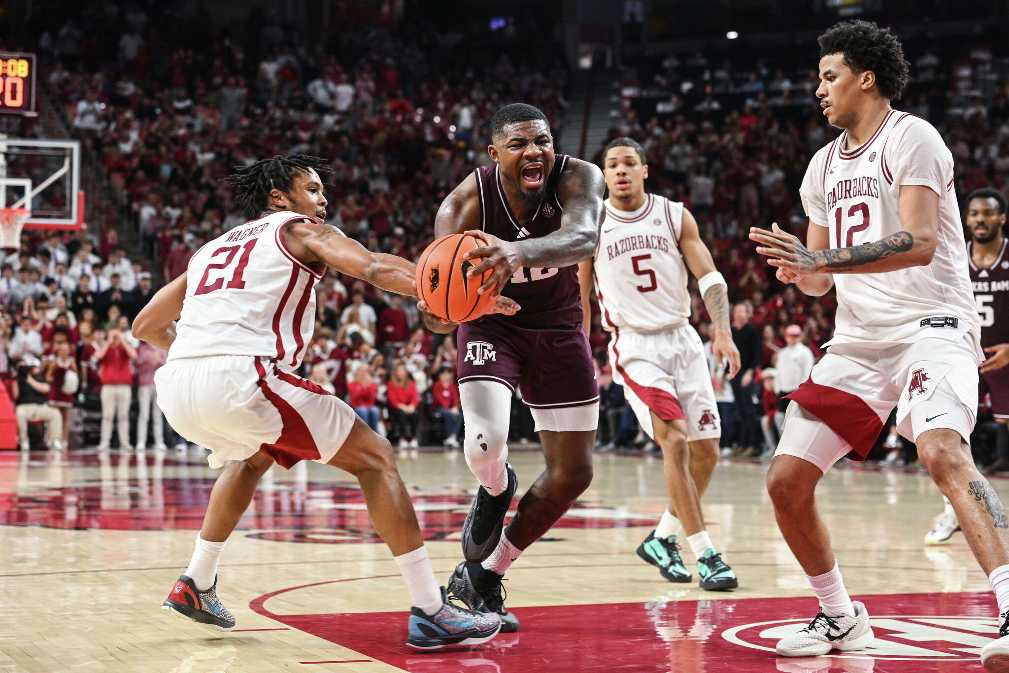 Texas A&M basketball vs Arkansas game score: Aggies fall on the road