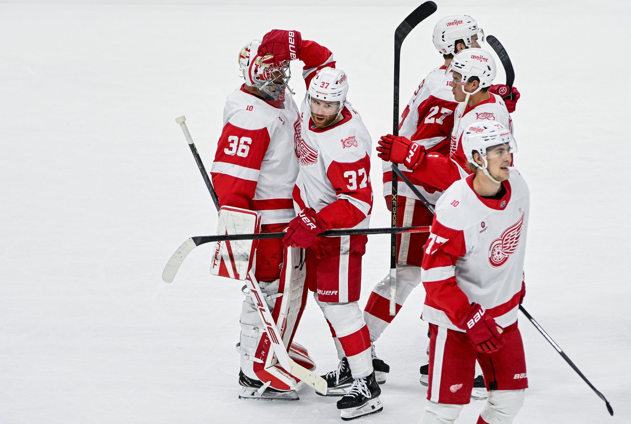 Dylan Larkin scores his 2nd goal of game in OT to lift Red Wings past ...