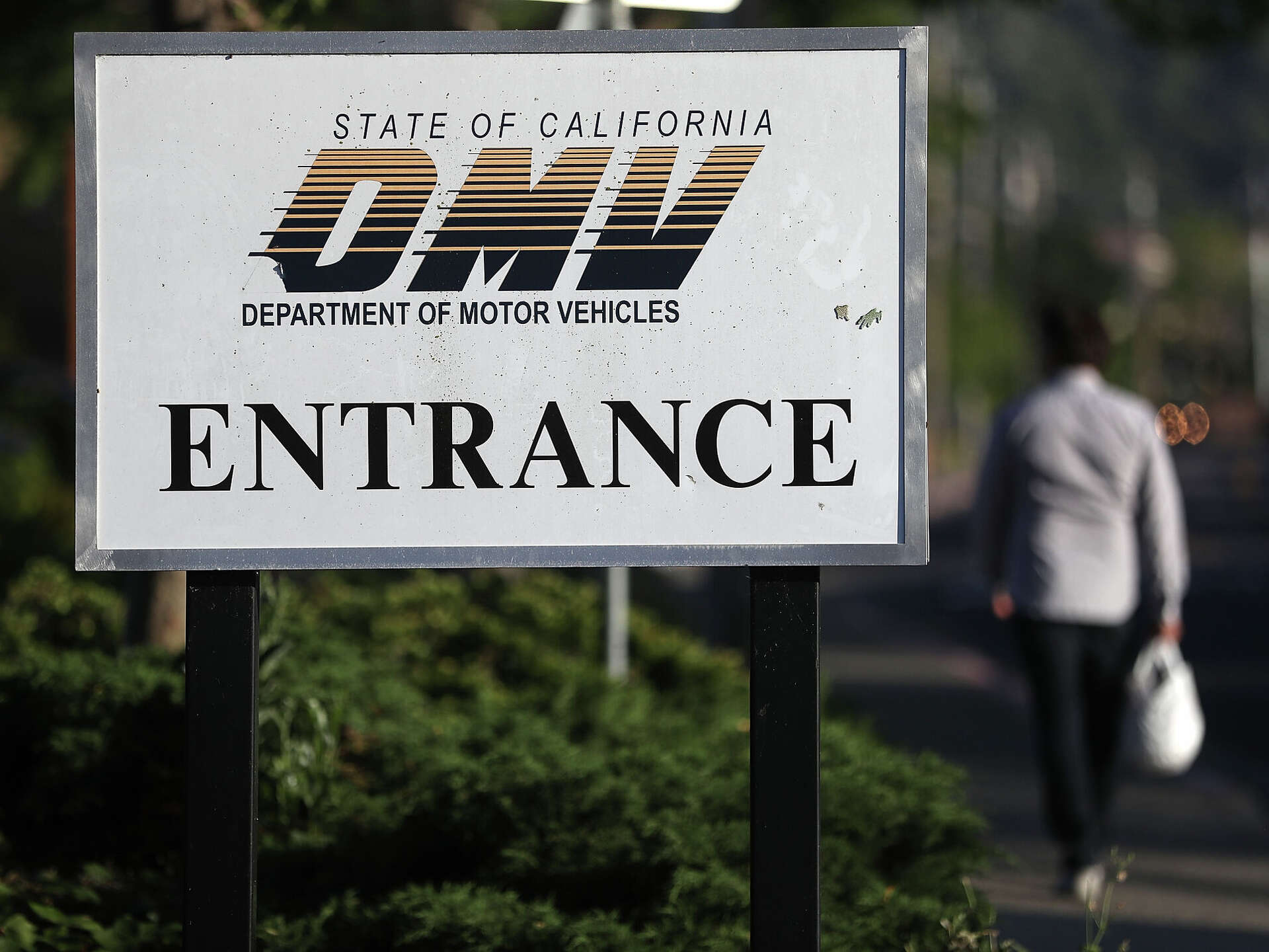 How long can you drive with expired registration in California?