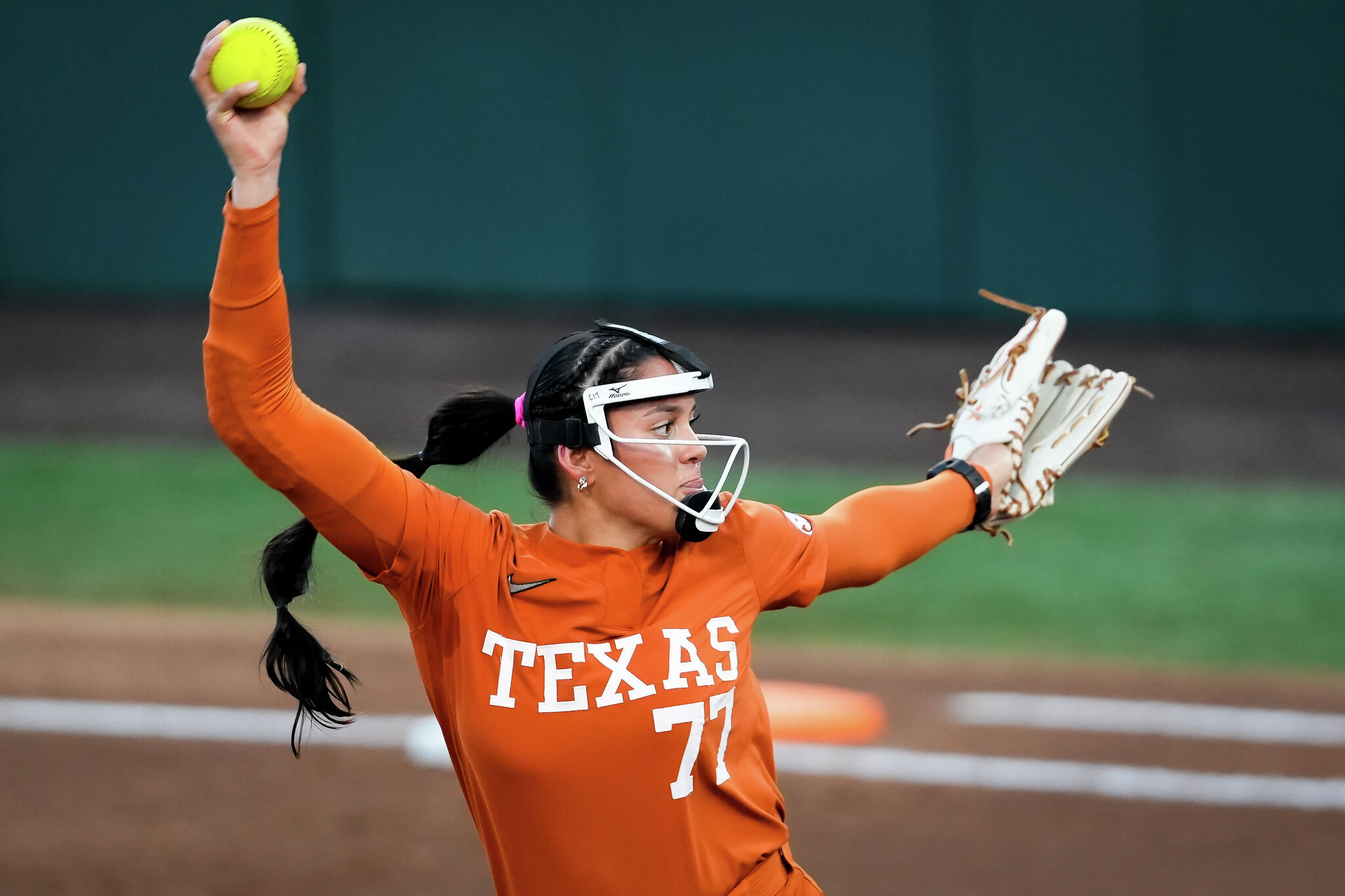 Texas softball vs Georgia game score: Longhorns comeback to beat Dawgs