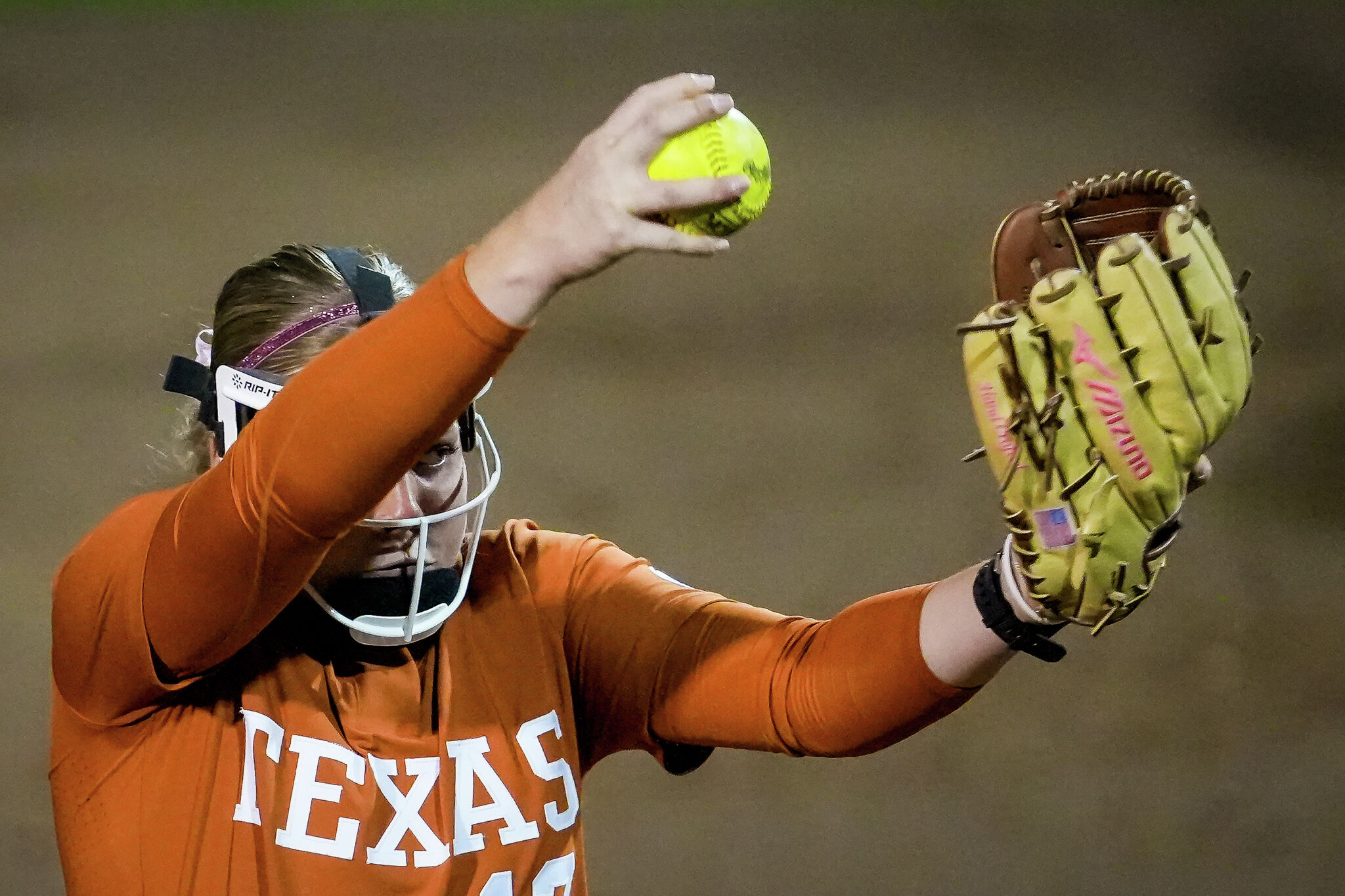 Hannah Wells: Pitcher helps Texas softball to SEC sweep South Carolina