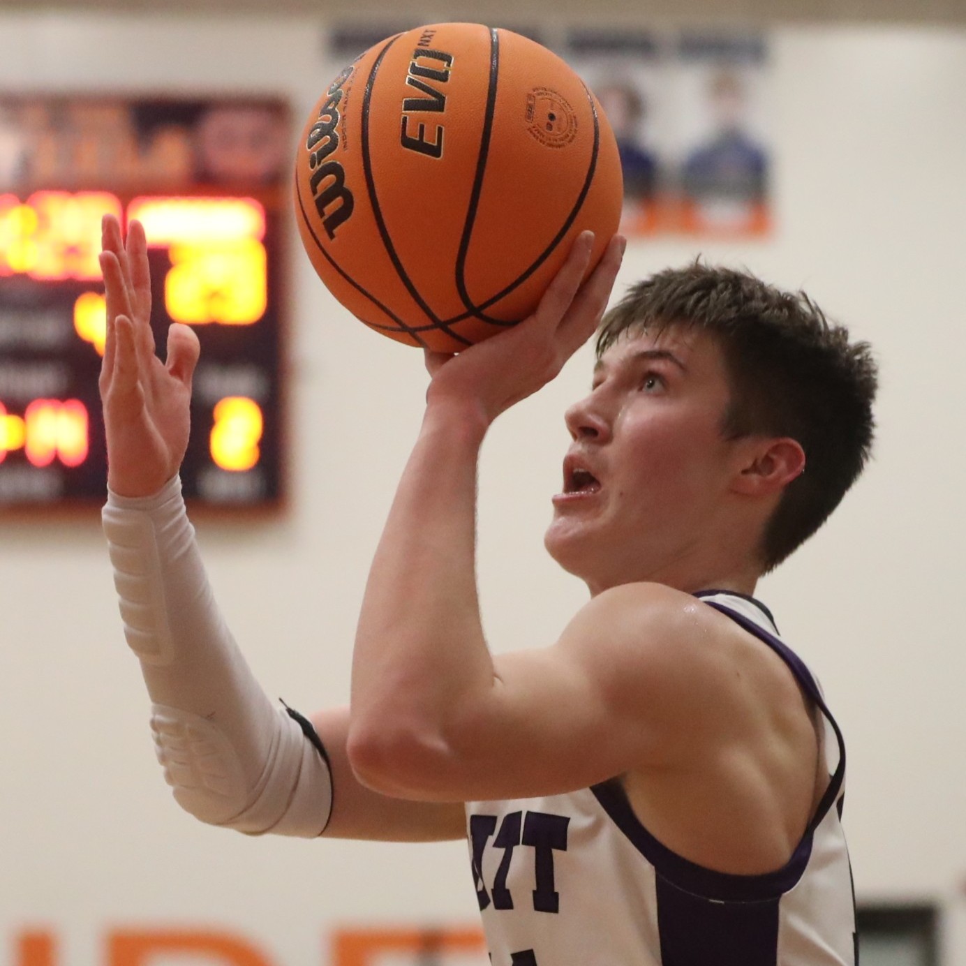 Routt beats New Berlin 62-47 to win regional title