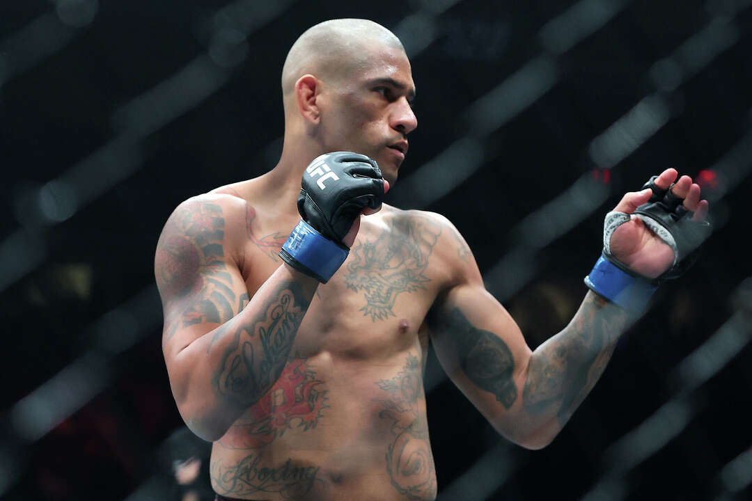 CT's Alex Pereira vacates light heavyweight belt to seek UFC history