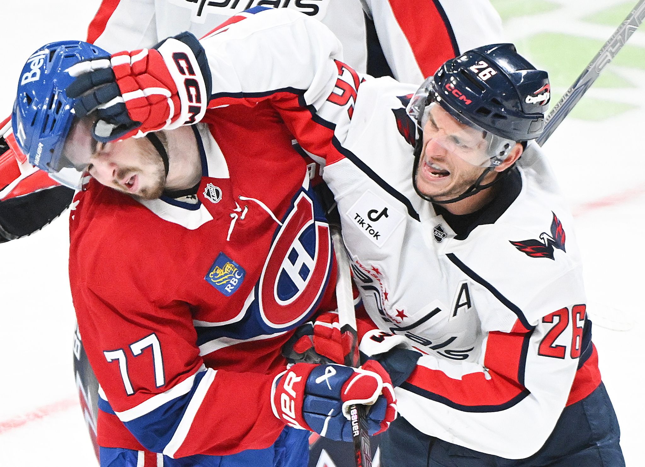 Golden Knights acquire Nic Dowd from the Capitals ahead of the NHL ...