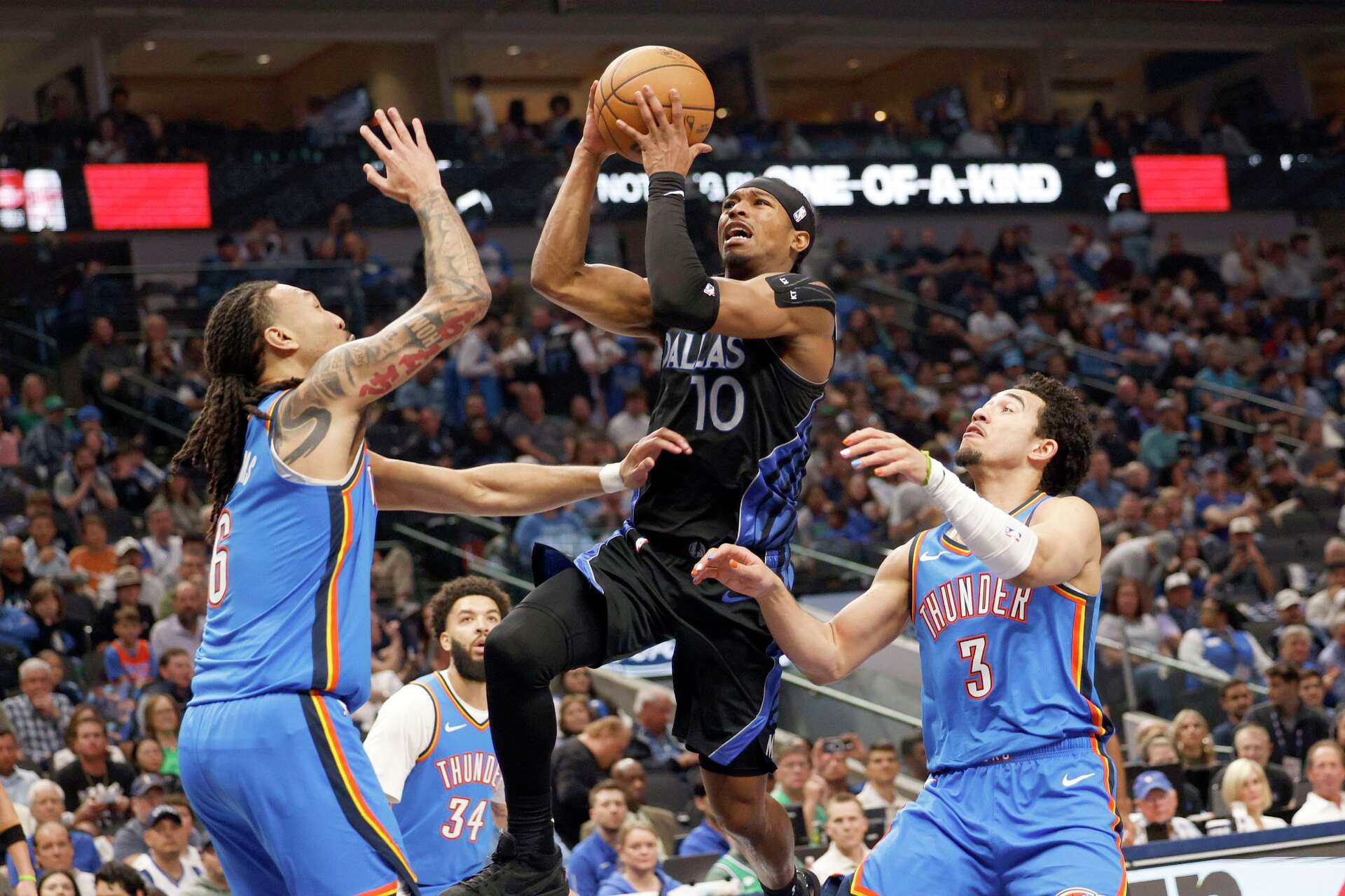 Mavs' Khris Middleton foregoes buyout, sticks with best opportunity
