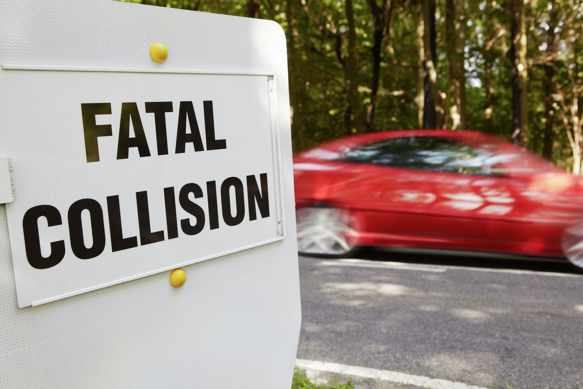 DPS: Man dies after crashing pickup into tractor-trailer