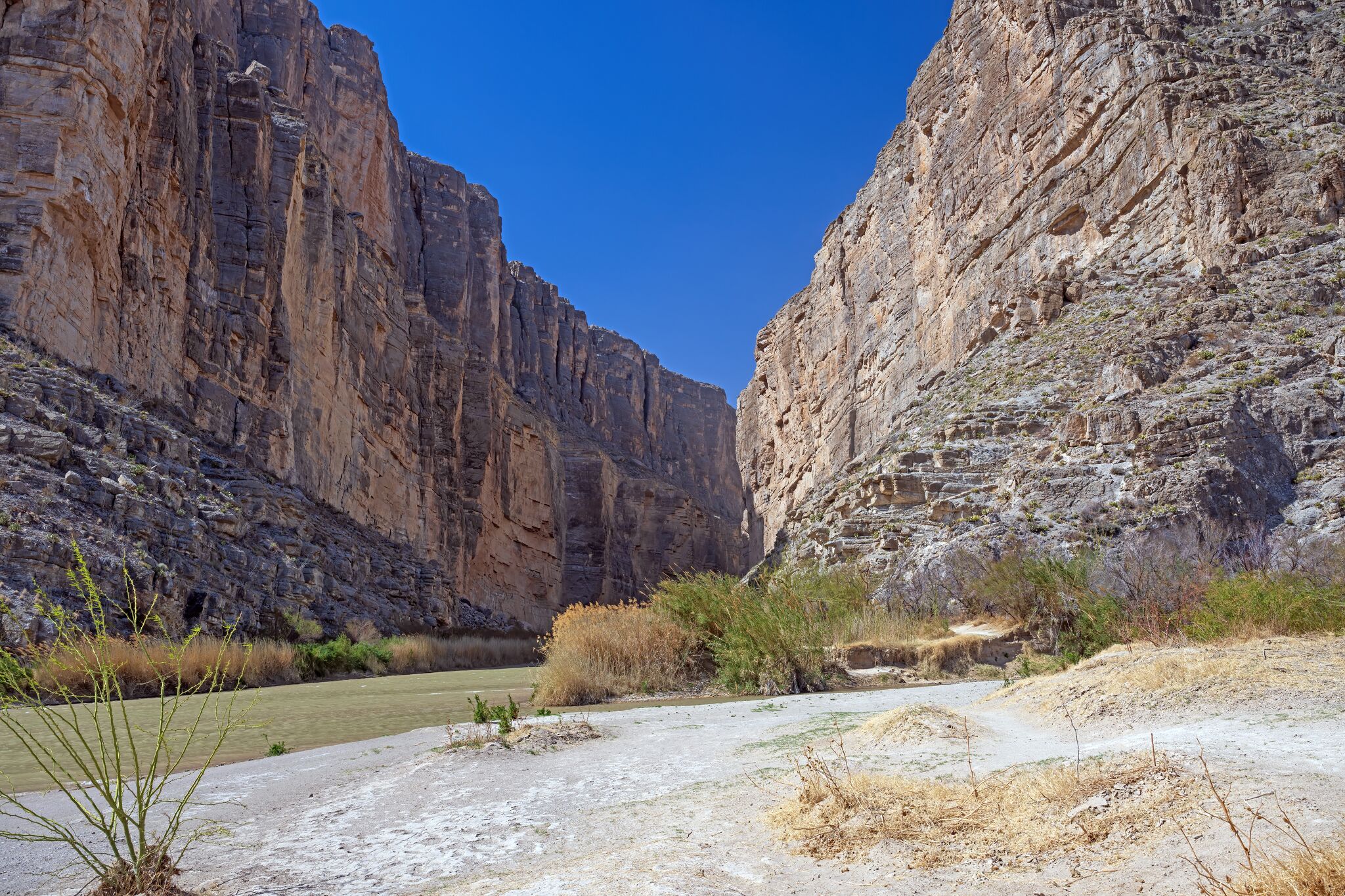 Gov. Greg Abbott silent on proposed border wall in Big Bend