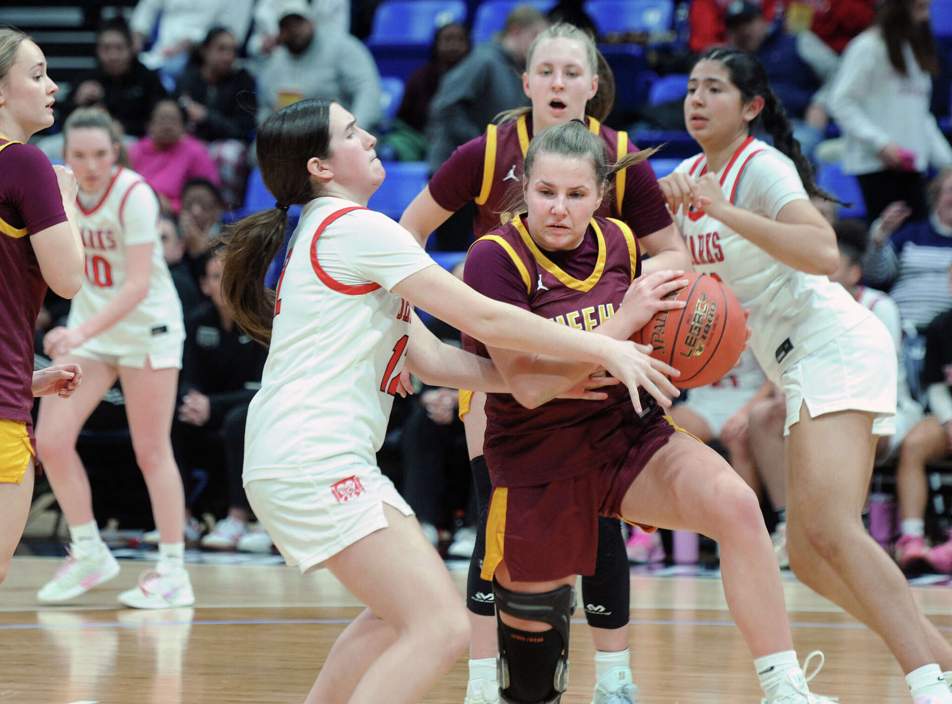Sacred Heart Academy girls basketball fights past Sheehan in SCC final