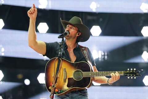 Houston Rodeo review: Riley Green: Toby Keith tribute, no Ella Langley
