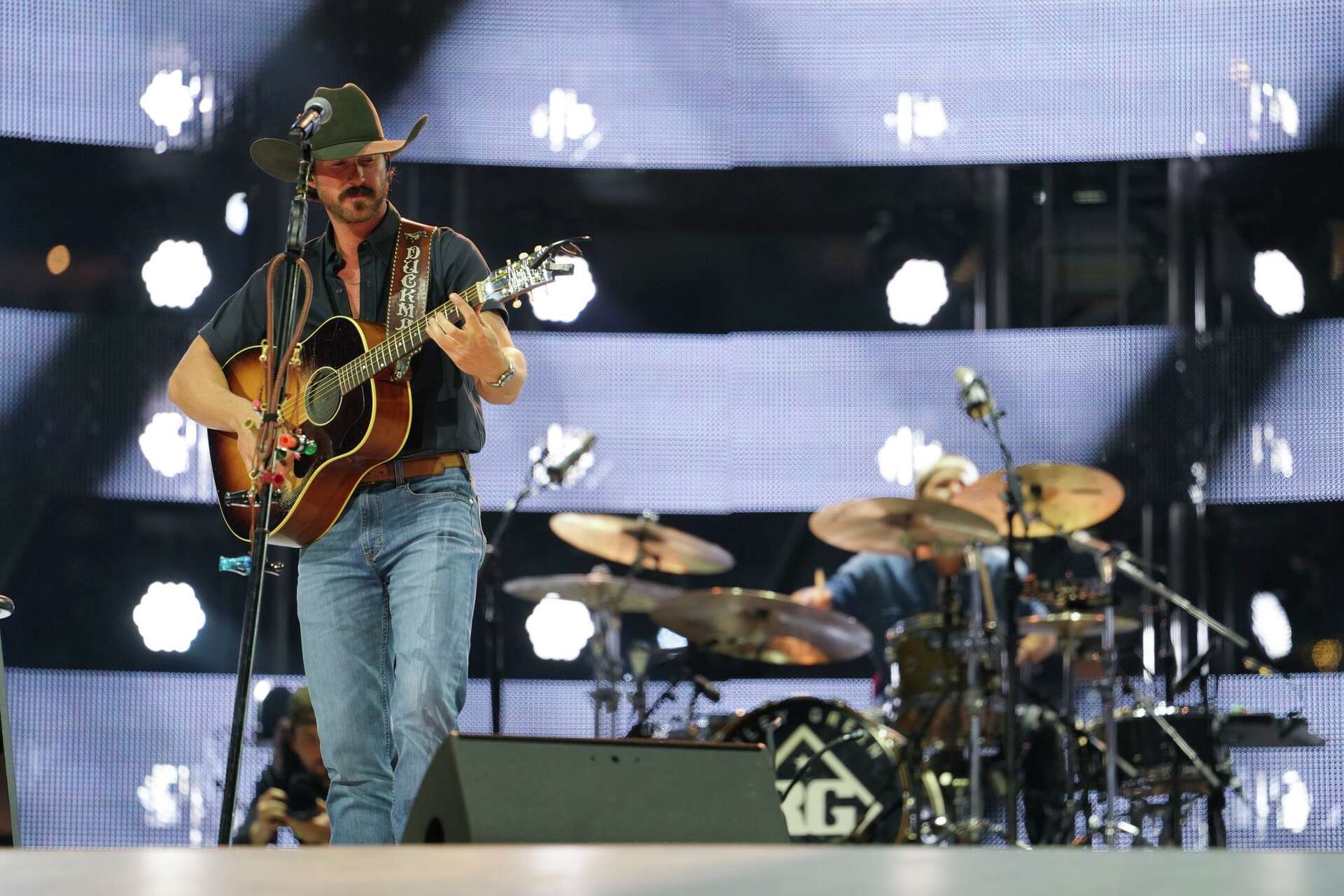 Houston Rodeo review: Riley Green: Toby Keith tribute, no Ella Langley