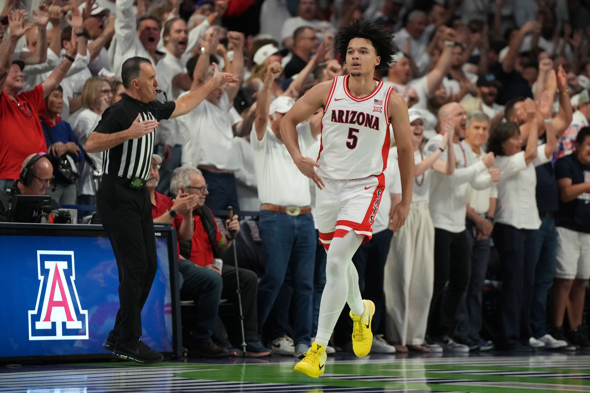 No. 2 Arizona's Brayden Burries named AP's national player of the week ...