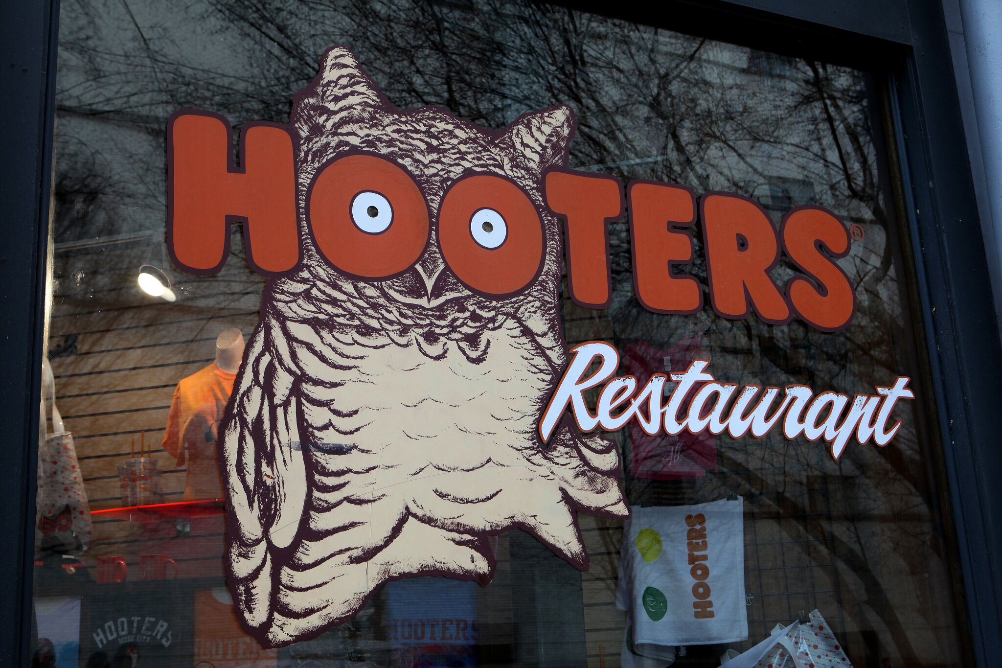 Hooters closes last remaining Connecticut restaurant in Wethersfield