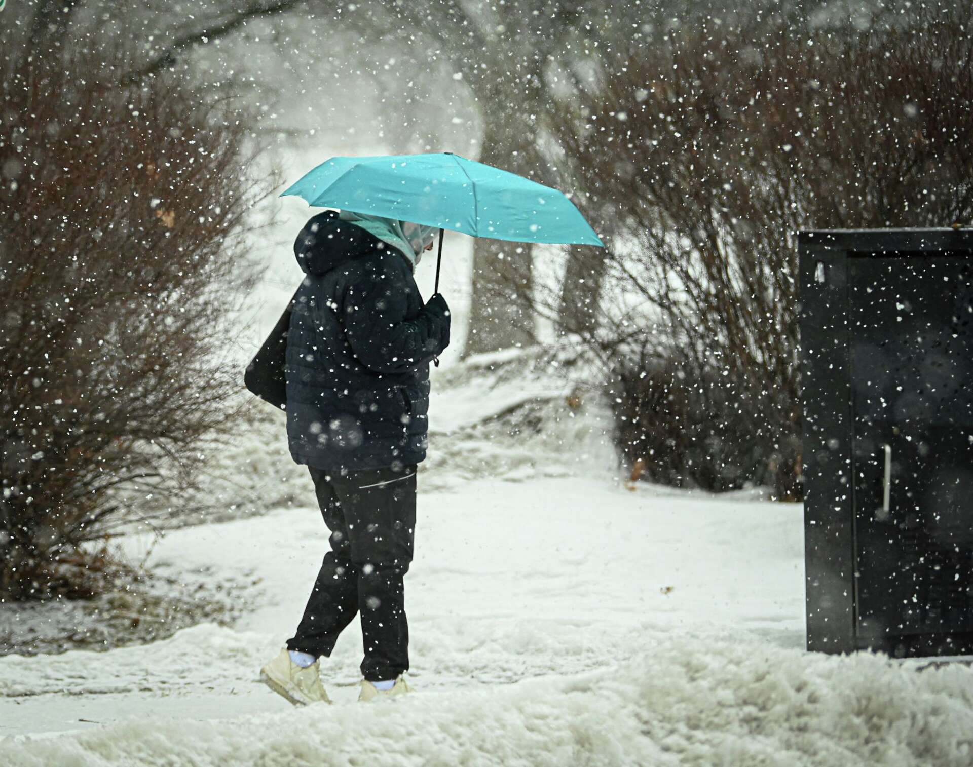 Snow, sleet causing crashes, delays from Capital Region, Hudson Valley