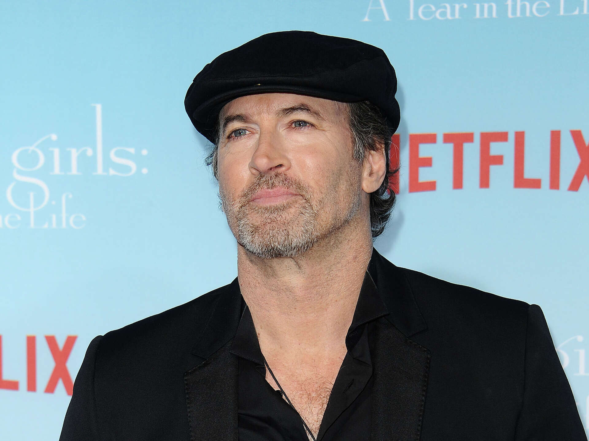 'Gilmore Girls' star Scott Patterson performing at CT show