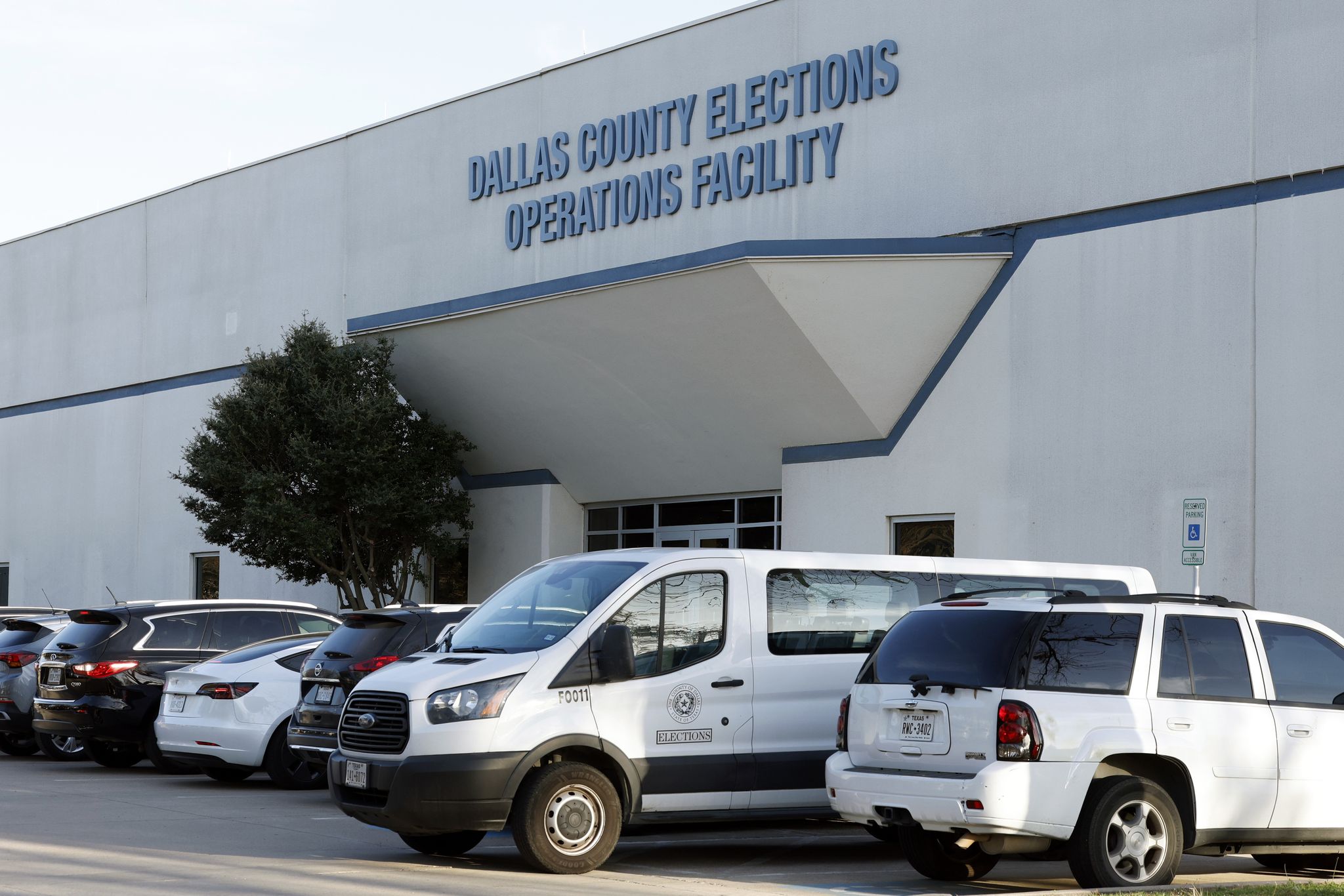 Dallas County extends voting for Democrats to 9 p.m. after widespread ...