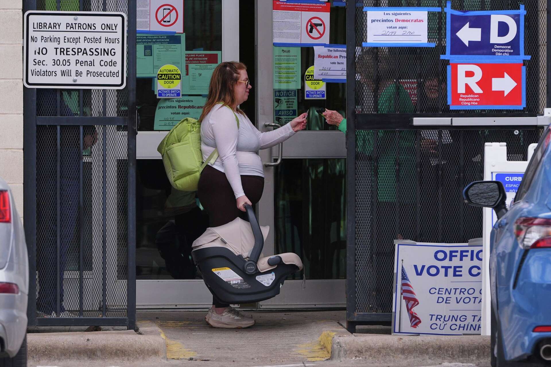 Confusion leads to extended polling hours in 2 Texas counties