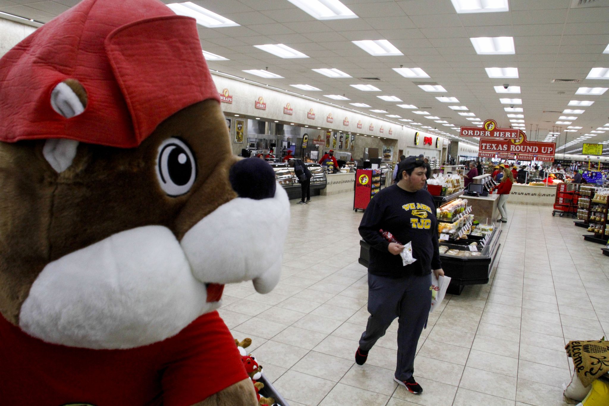Buc-ee's files trademark suit against Missouri's Duckees Drive Thru