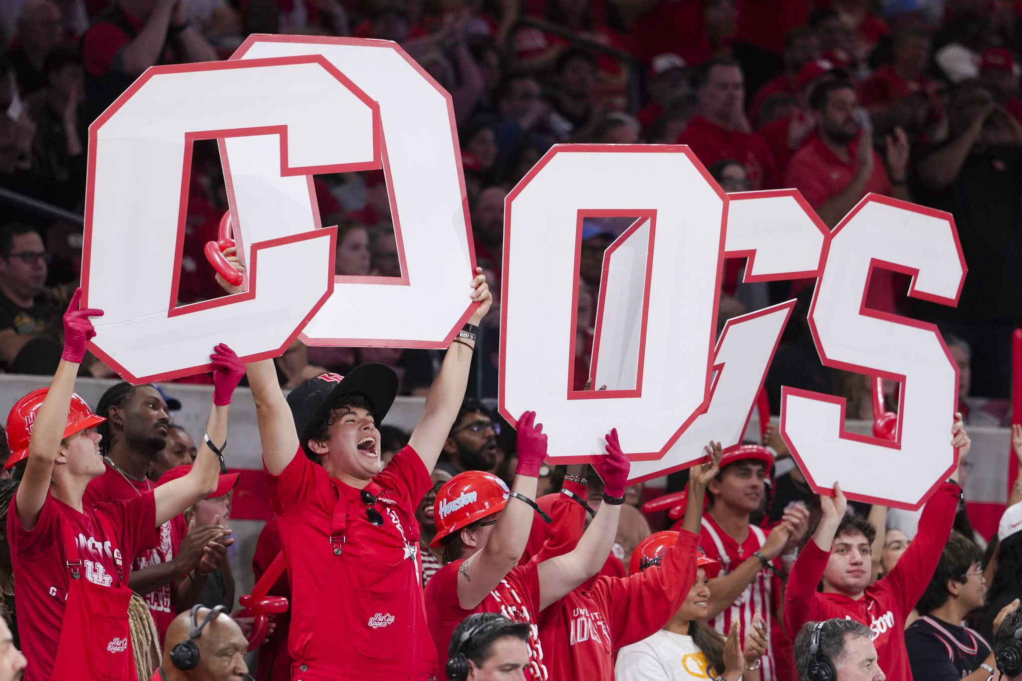 March Madness: Is it fair for UH to play games close to home?