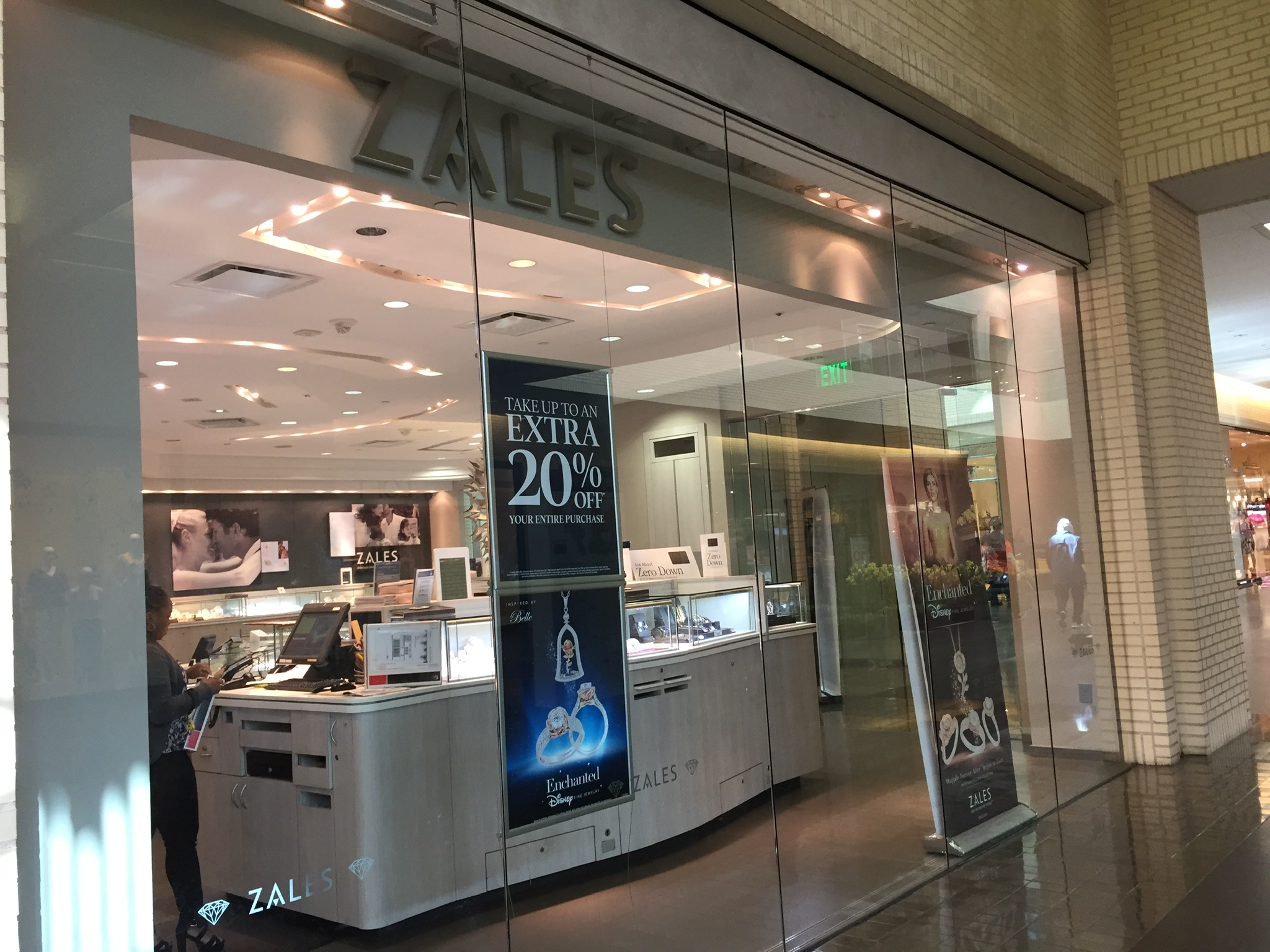 Parent company of Zales, Kay jewelers lays off more employees in Irving ...