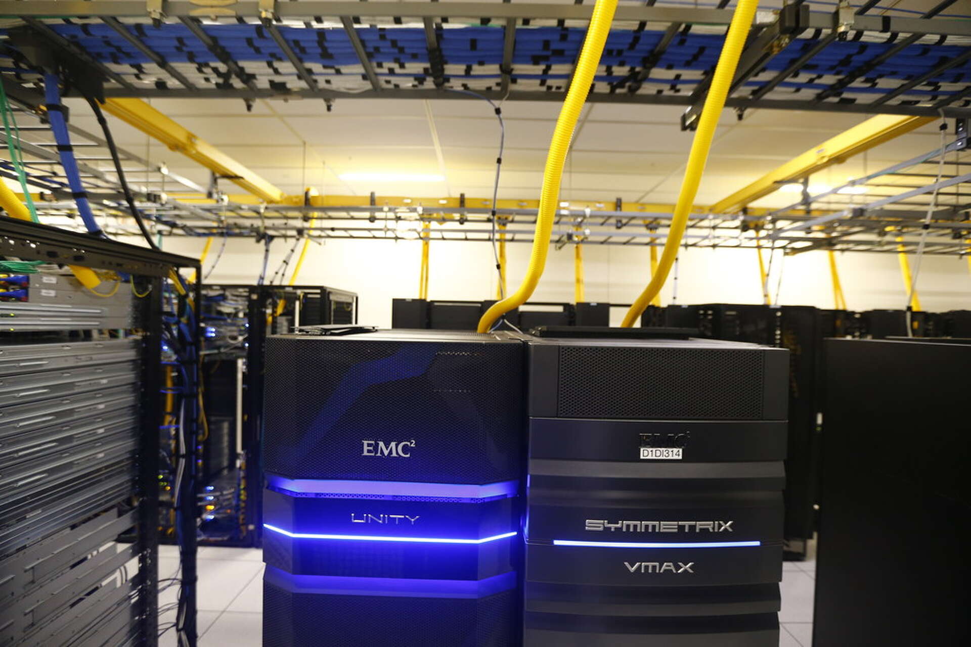 Firm to build $650M data centers in southern Dallas County