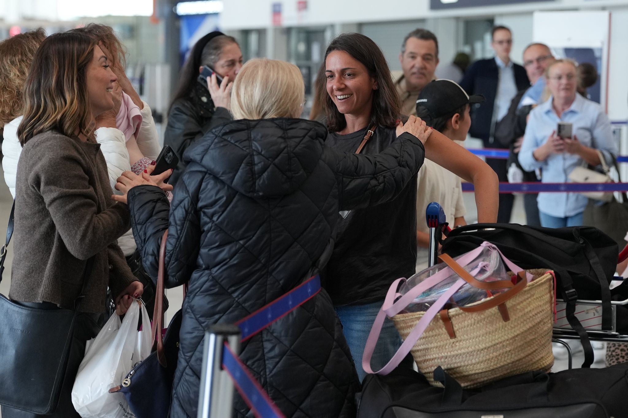 Stranded travelers share firsthand accounts from the Middle East