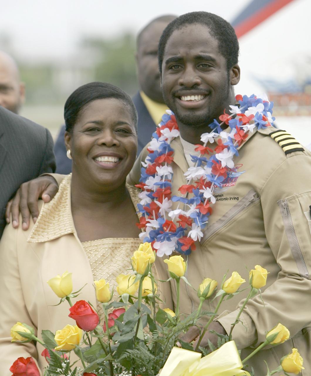 History-making black pilot speaks to students at Dallas' Townview ...