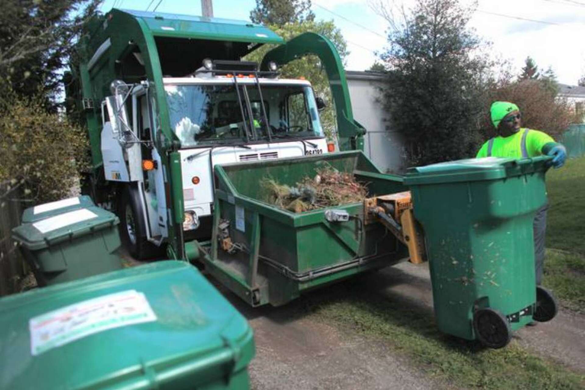 One Seattle area garbage company averts strike; talks continue at another